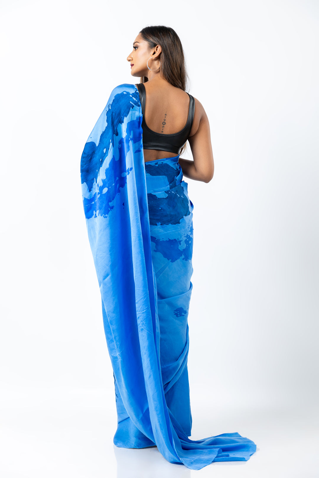 Shaded Blue Abstract Elegance – colombobatik