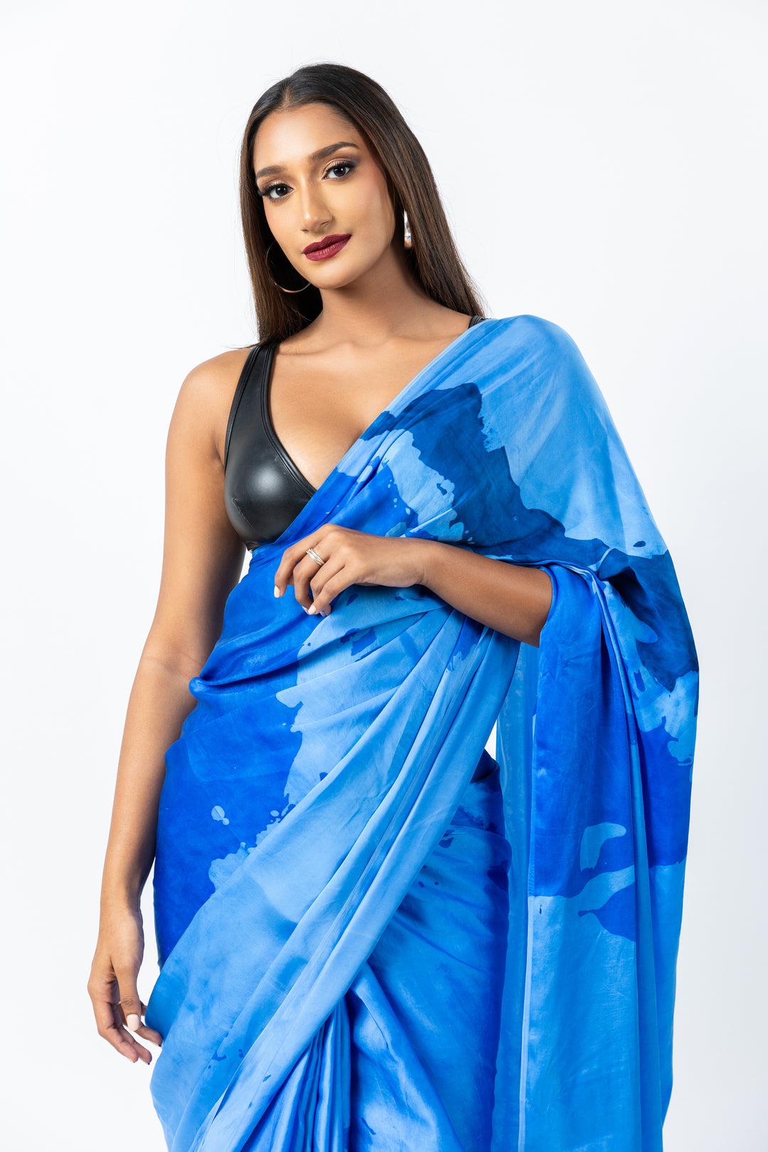 Shaded Blue Abstract Elegance – colombobatik